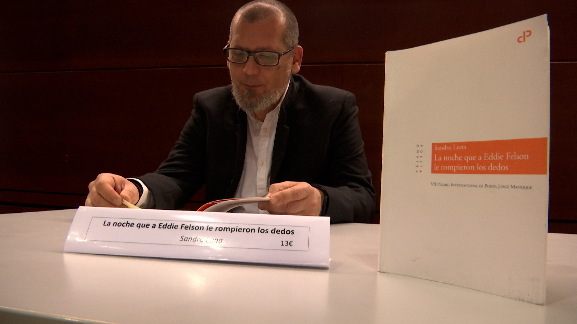 El poeta hospitalenc Sandro Luna, guanyador del VII Premi Jorge ...