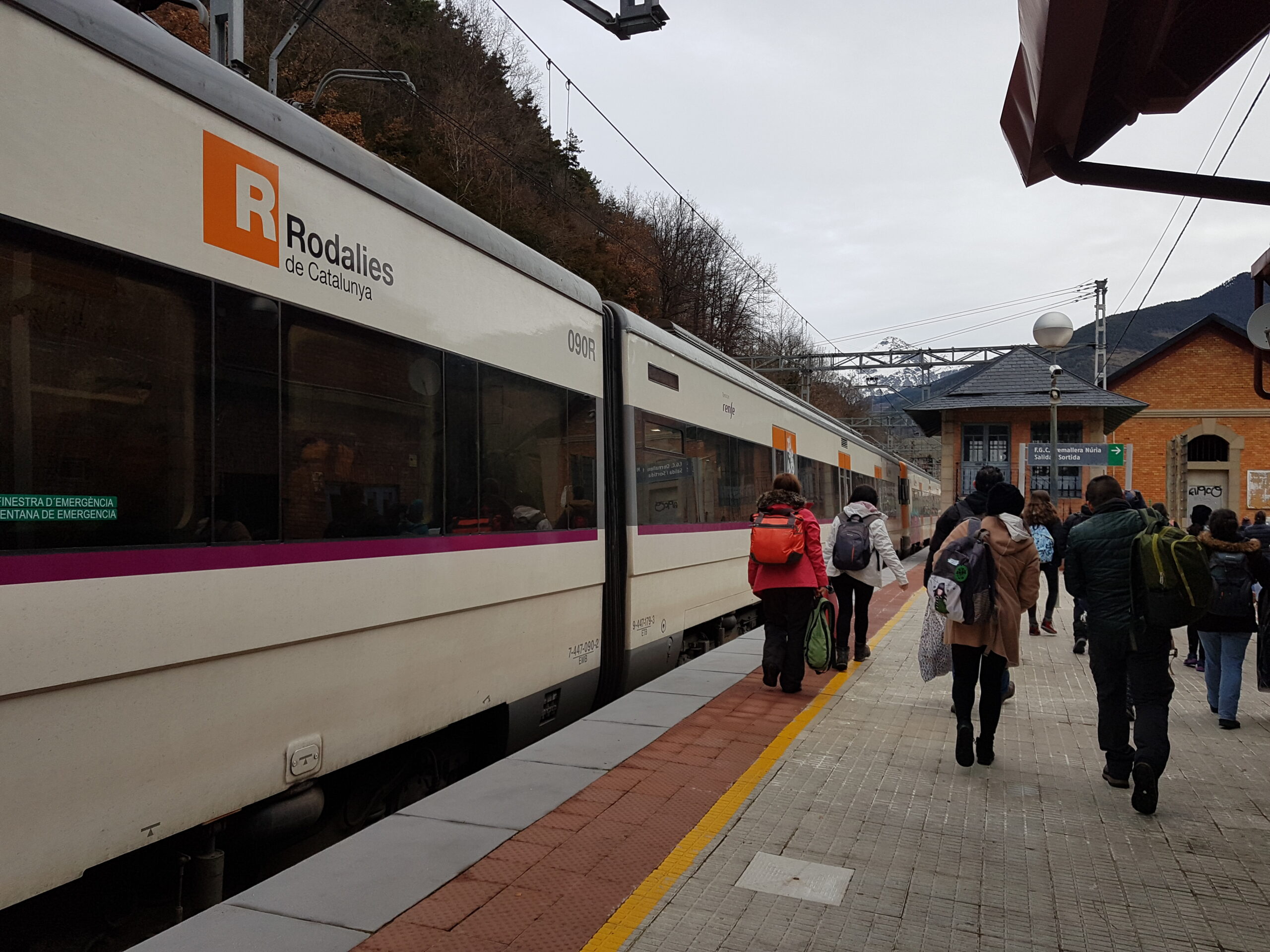 Incidència a l’R3 de Rodalies per un acte vandàlic - L'Hdigital